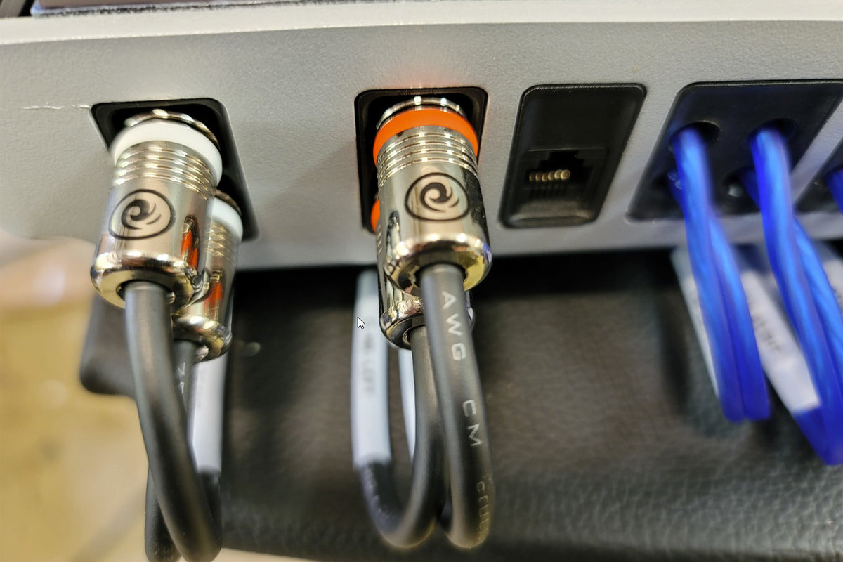Solderless Custom RCA Cable System – ResoNix Sound Solutions